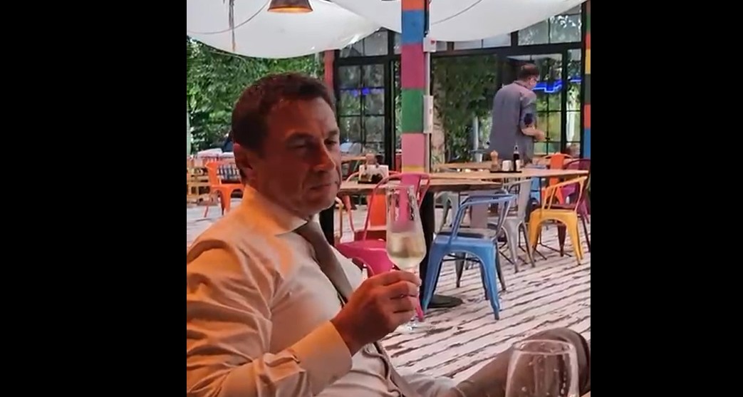 Cine se aseamănă se adună: „Milițianul” Cristian Radu de la Mangalia, agent de promovare ...